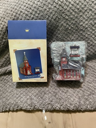 HALLMARK KEEPSAKE, HOMETOWN CHURCH, 2004 TOWN & COUNTRY- QX8201! | eBay