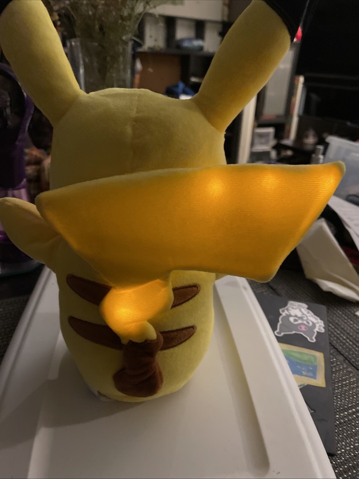 Pokemon Charge“PIKACHU” Talking Light Up Moving 14” Plush Toy 2021 (NEW ...