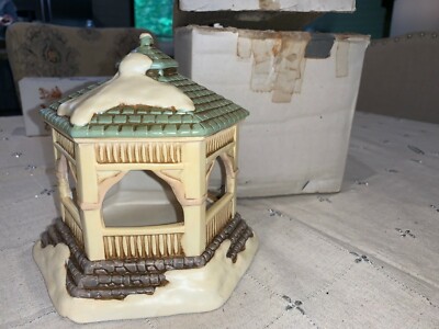Lefton Colonial Christmas Village VICTORIAN GAZEBO 07925 from 1990 | eBay