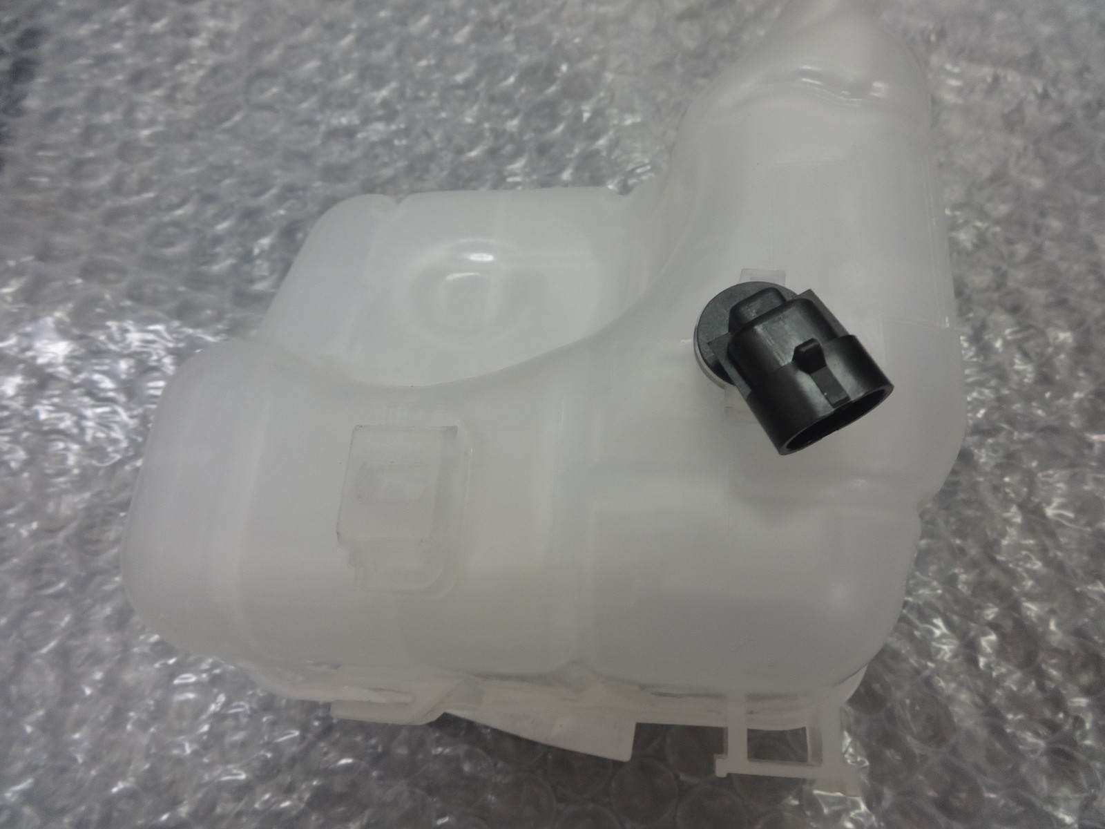 VAUXHALL INSIGNIA RADIATOR HEADER TANK WITH SENSOR 13220123 22953219 ...