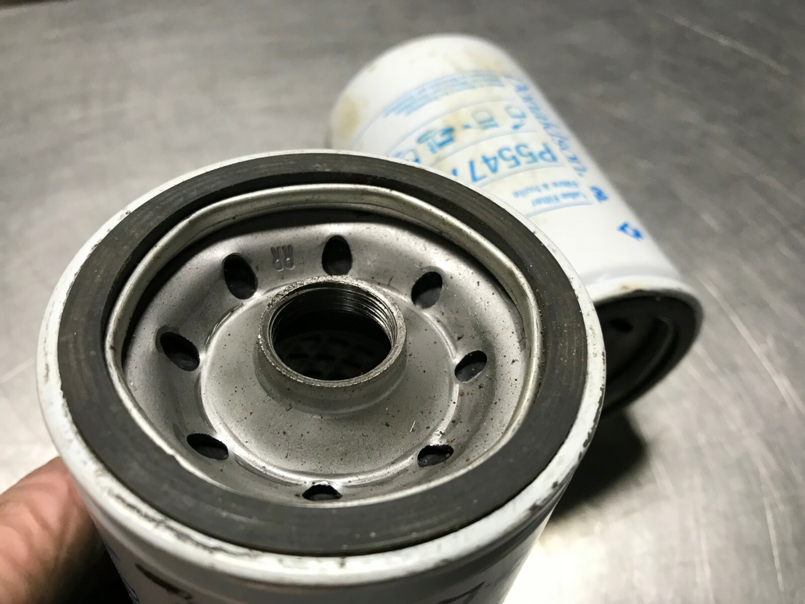 P554770 GENUINE Donaldson Oil Lube FILTER QTY of 2 Filters | eBay