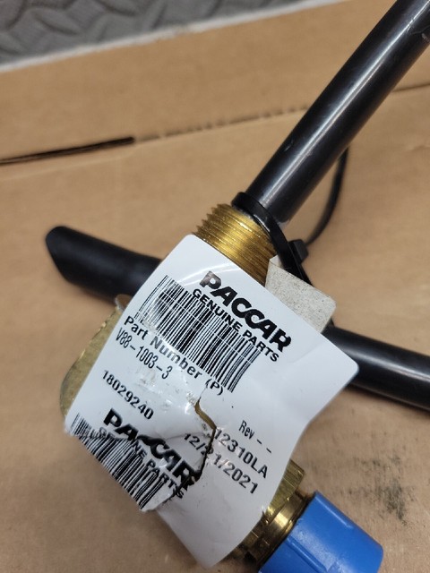 OEM PACCAR V88-1003-3 Truck Fuel Draw Tube Assembly #8 With 90 Degree ...