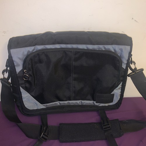 Targus XL 17" Laptop Messenger Black Gray Bag Computer Case EUC | eBay