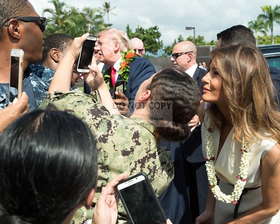 PRESIDENT DONALD TRUMP & MELANIA VISIT HAWAII IN 2017 - 8X10 PHOTO (OP ...