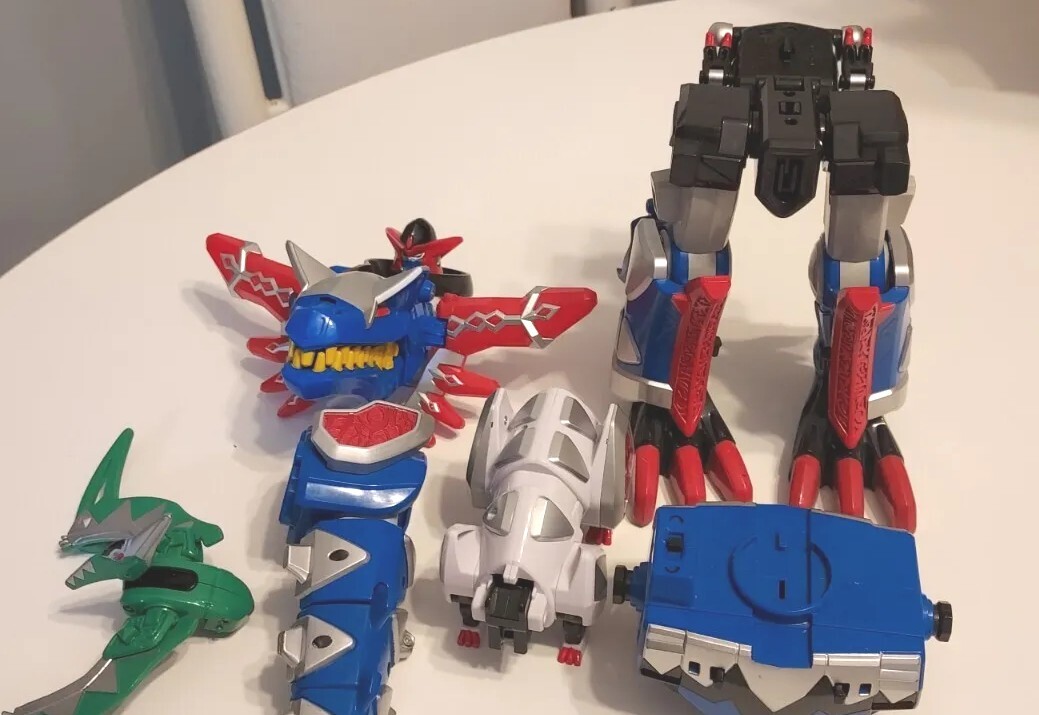 Power Rangers Dino Thunder Deluxe Blizzard Force Megazord Power Ranger