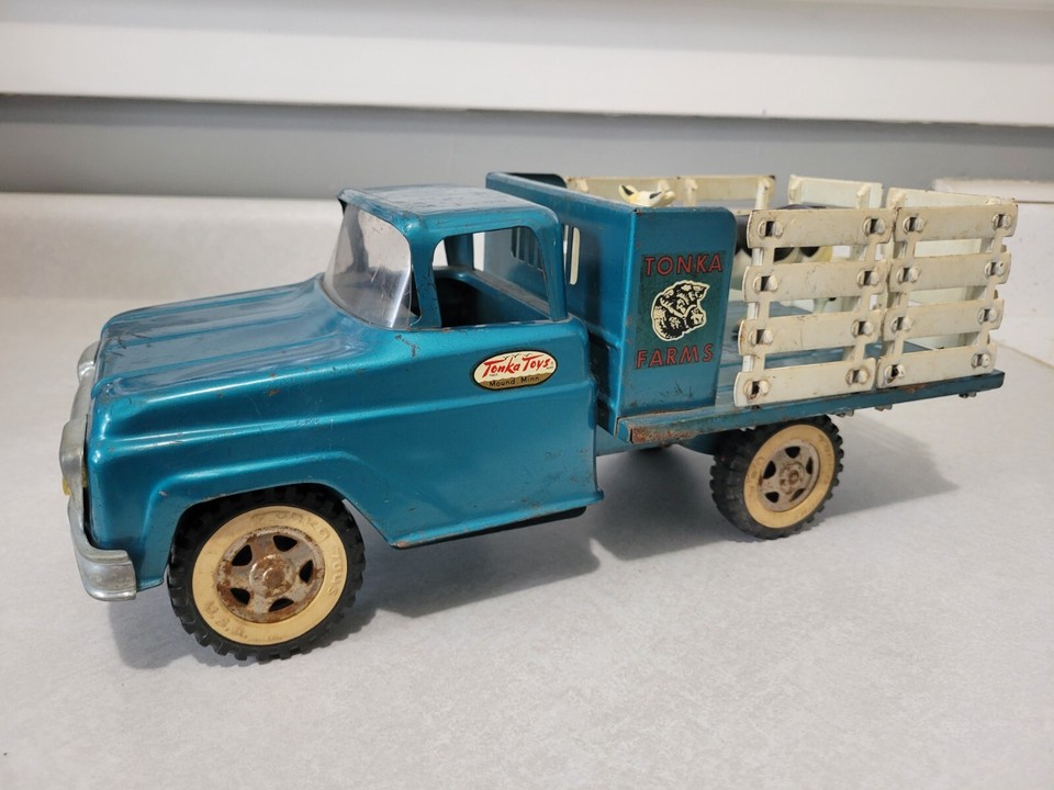 Vintage Antique Tonka Farms Metal Toy Stake Truck Cow Structo Nylint ...