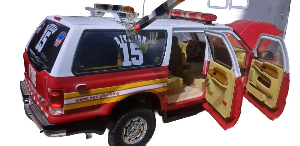 1:18 Ford Excursion 911 WTC FDNY FIRE DEPT. 1 OF 1 | eBay