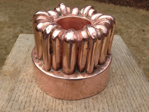 ANTIQUE VICTORIAN DOVETAIL JELLY/CAKE MOLD MOULD ART DECO/GOTHIC DESIGN ...