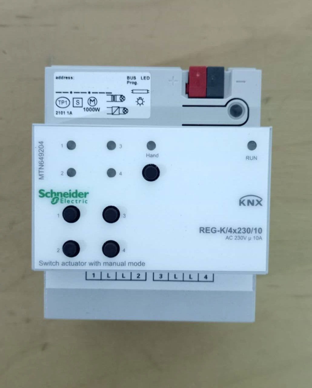 Schneider MTN649204 KNX switch actuator REG-K/4X230/10 | eBay