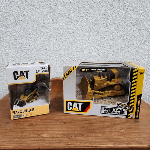 Metal Machines CAT D11T Bulldozer 1/63 scale and DCM CAT 1:64 scale ...