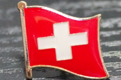 SWITZERLAND Swiss Metal Flag Lapel Pin Badge *NEW*MIX & MATCH BUY 3 GET ...