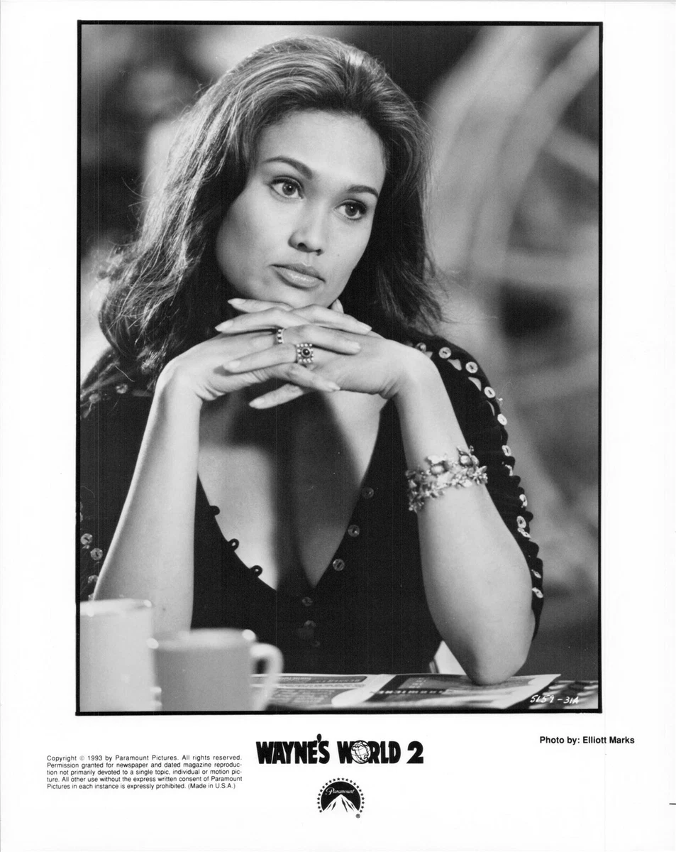 Tia Carrere Waynes World 2
