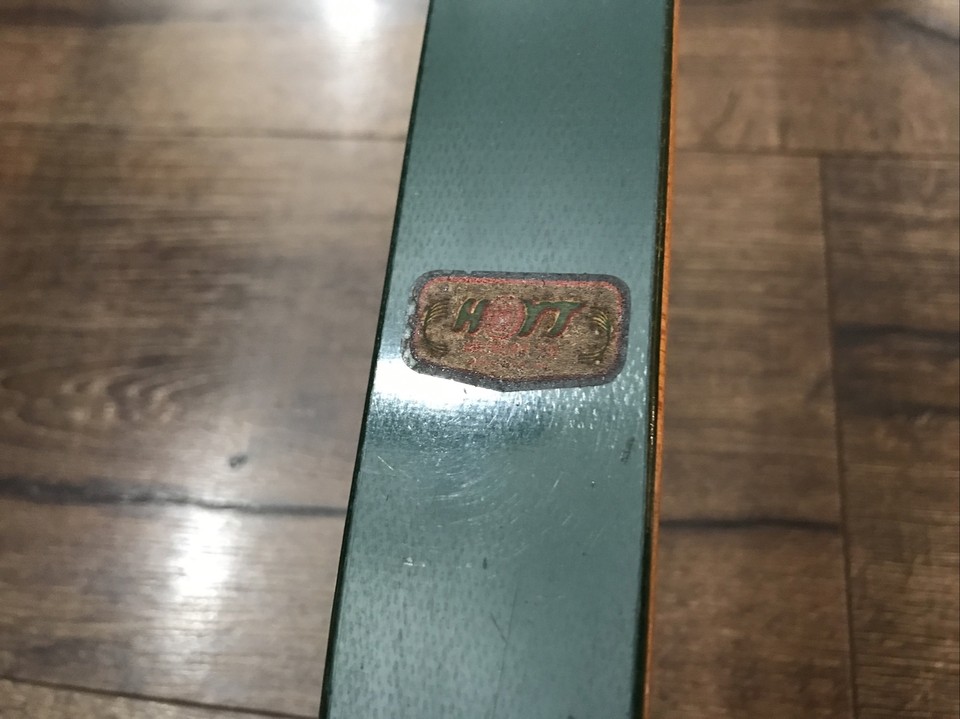 VERY NICE VINTAGE HOYT ARCHERY WOOD & LAMINATE RECURVE BOW 29# 62” With ...