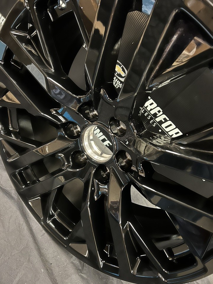 GM OEM 84799395 - 22x9-Inch Aluminum 5-Split-Spoke Wheel in High Gloss ...