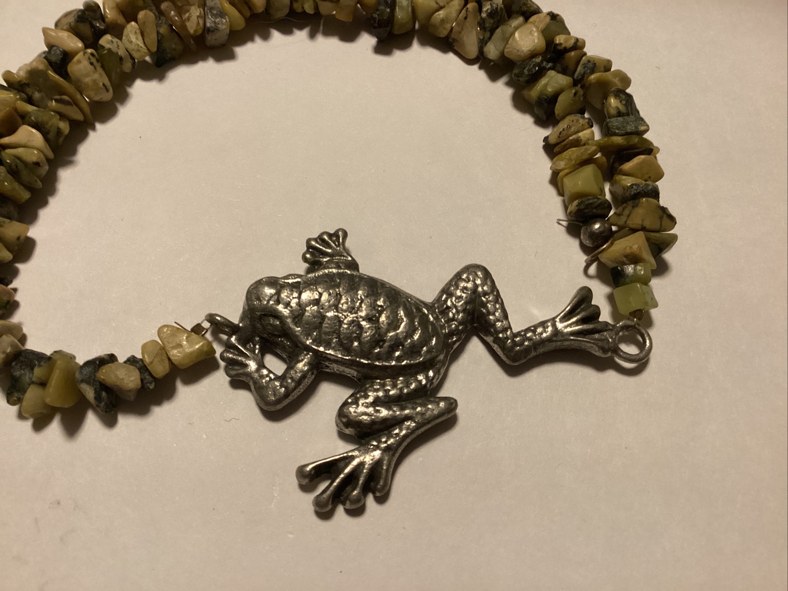 Frog In The Center Of A Green Chip Necklace 20” Frog… - Gem