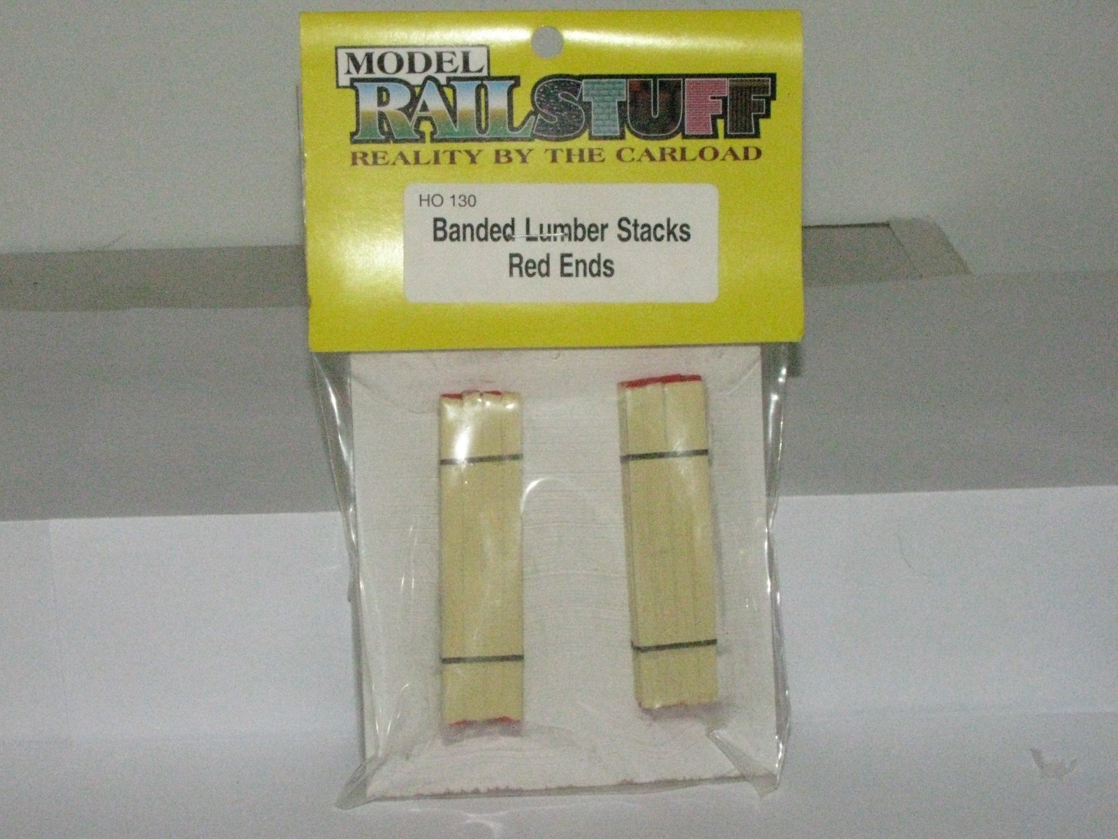 Model Railstuff 506-130 Banded Lumber Stack Red Ends pkg(2) | eBay