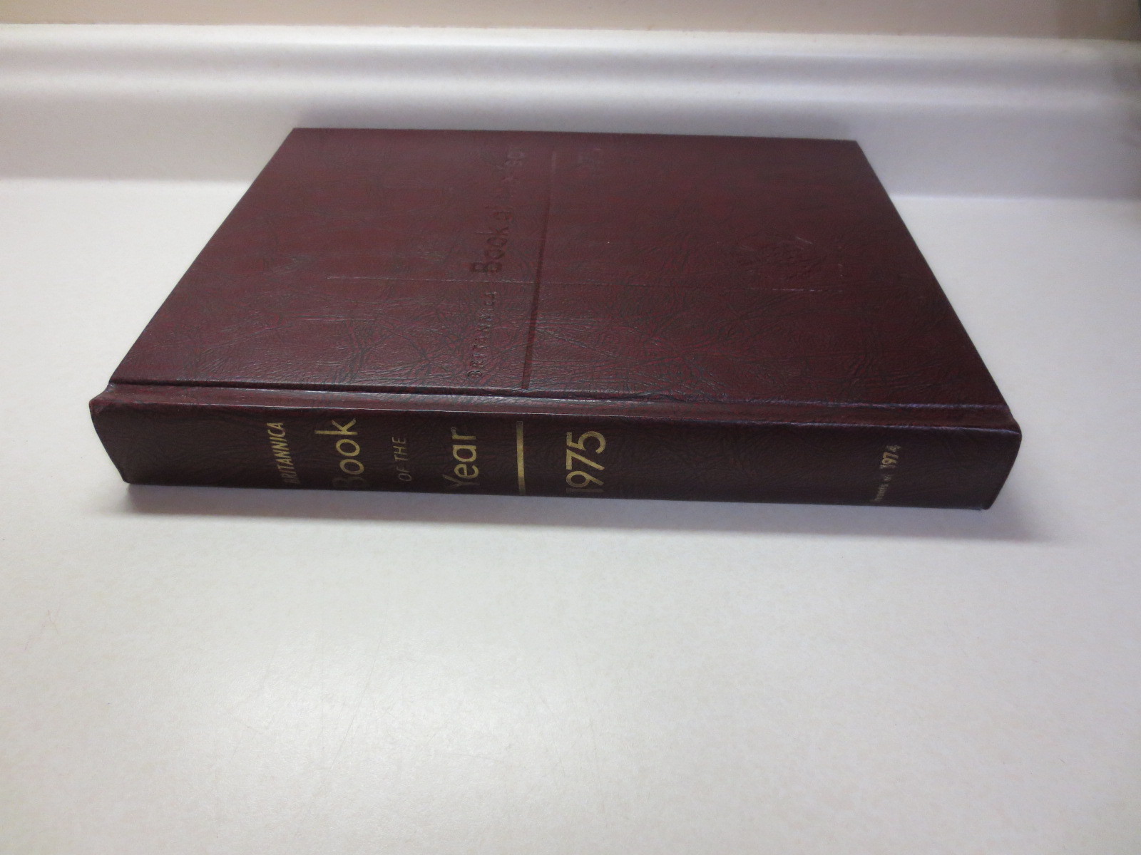 Encyclopedia Britannica 1975 Book of the Year Events of 1974 vintage ...
