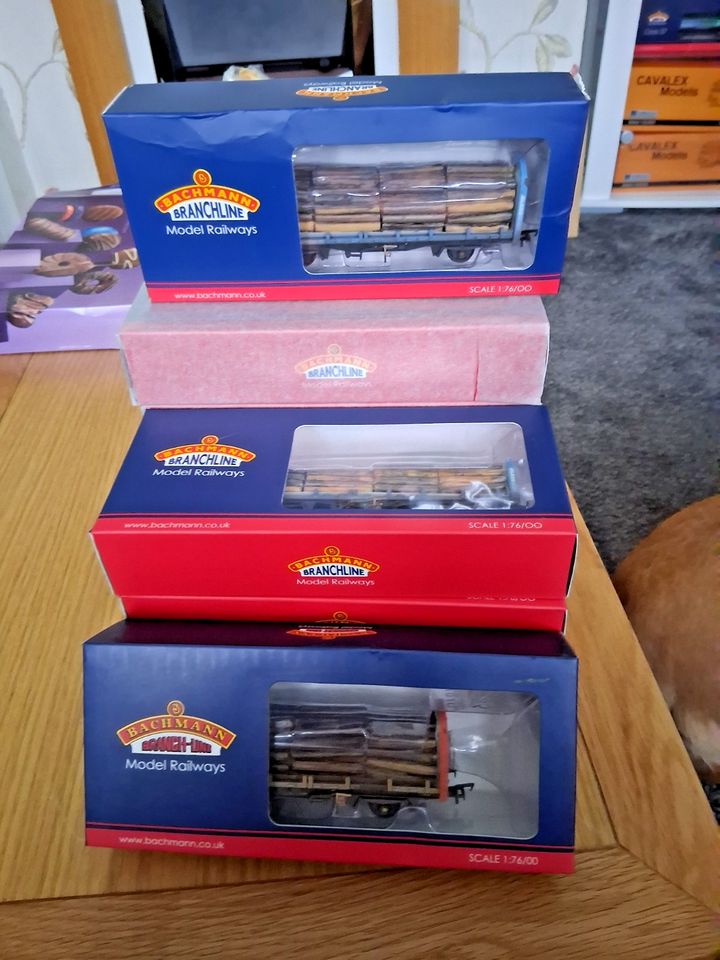RAKE OF NINE 00 GAUGE BACHMANN OTA TIMBER WAGONS ALL BRAND NEW WITH ...