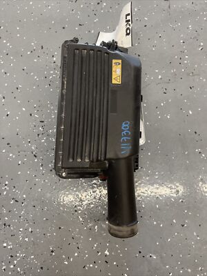 MERCEDES BENZ W205 C180 AIR CLEANER INTAKE FILTER BOX HOUSING ...