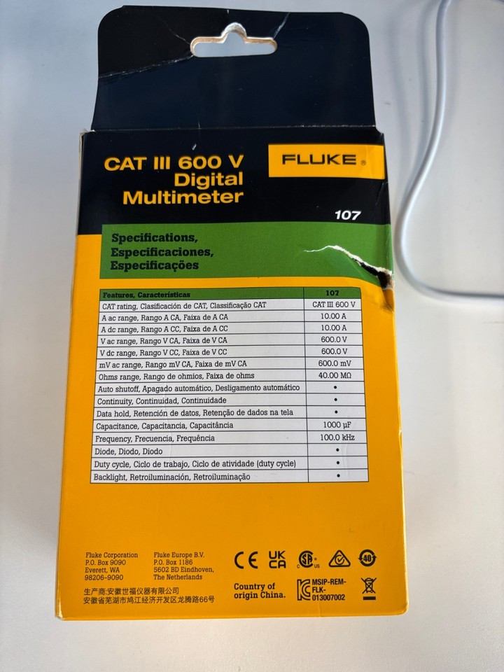 Fluke 107 Digital Multimeter Palm-sized CAT III Meter 600V AC/DC Volt ...