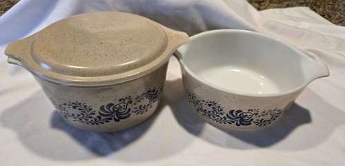 Vintage PYREX Homestead Blue Onion Round Cinderella casserole dishes ...