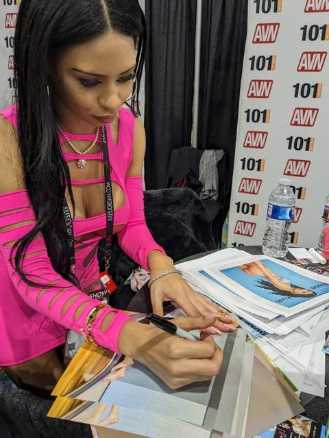 Rose Rush signed model B 8x10 Photo -PROOF- -CERTIFICATE- (A0021) | eBay