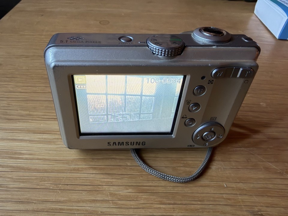 Samsung Digimax Cyber 530 5.1MP Digital Camera - Silver | eBay UK