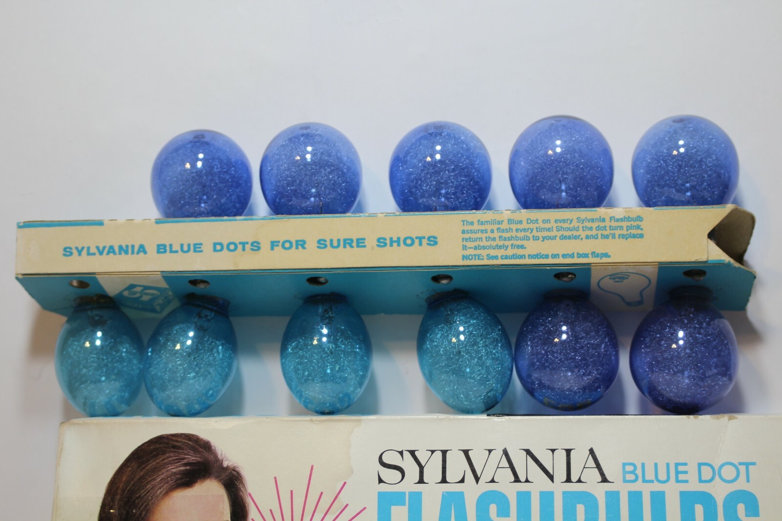 Sylvania Press 25B Blue Dot Flashbulbs Pack of 11 in original box ...