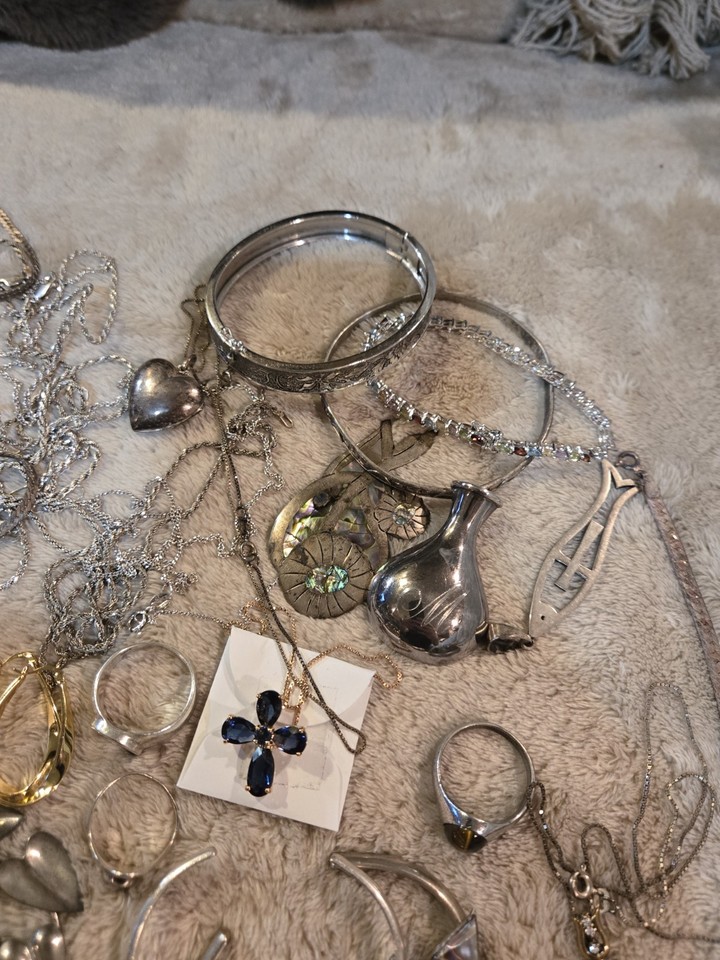 HUGE SCRAP STERLING SILVER JEWELRY LOT BROOCHES BRACELETS RINGS ECT 643 ...