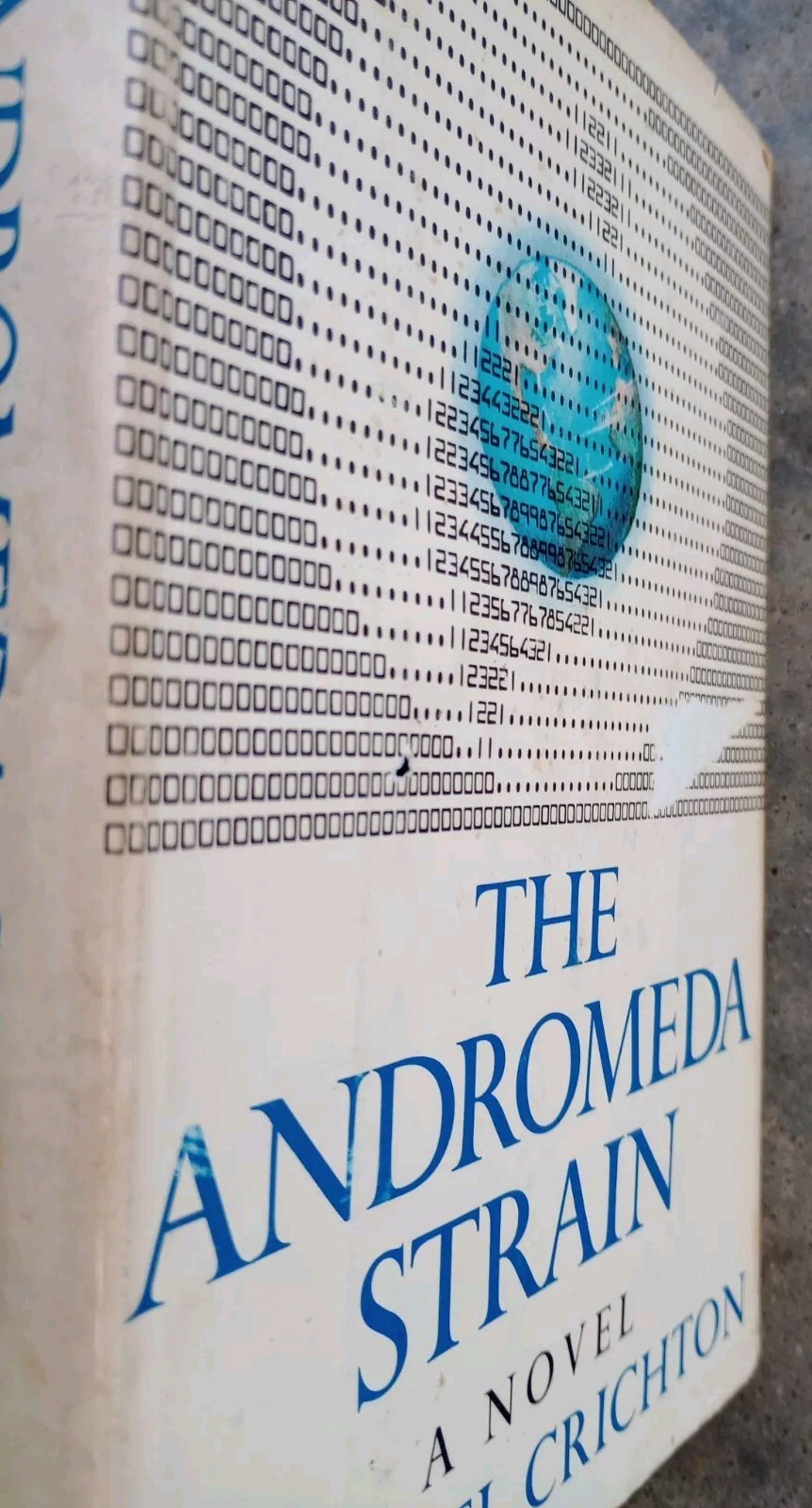 1st EDITION The Andromeda Strain by Michael Crichton 1969 Hardcover 1st ...