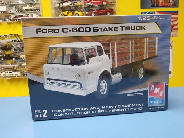 AMT Ford C-600 Stake Truck Model Kit P/n 38165 Factory 1 25th Scale for ...