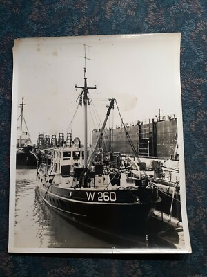 VINTAGE PHOTO OF USCGC ELM (WAGL-260) 8×10 | eBay