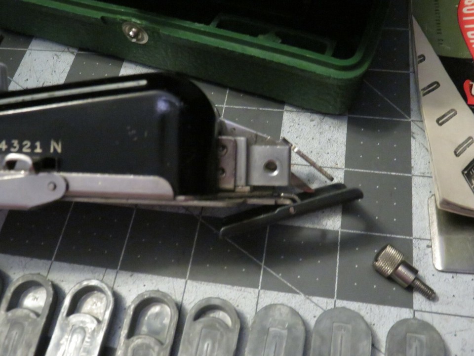 Singer Buttonholer / Monogrammer Sewing Attachment in Box Embroidery | eBay