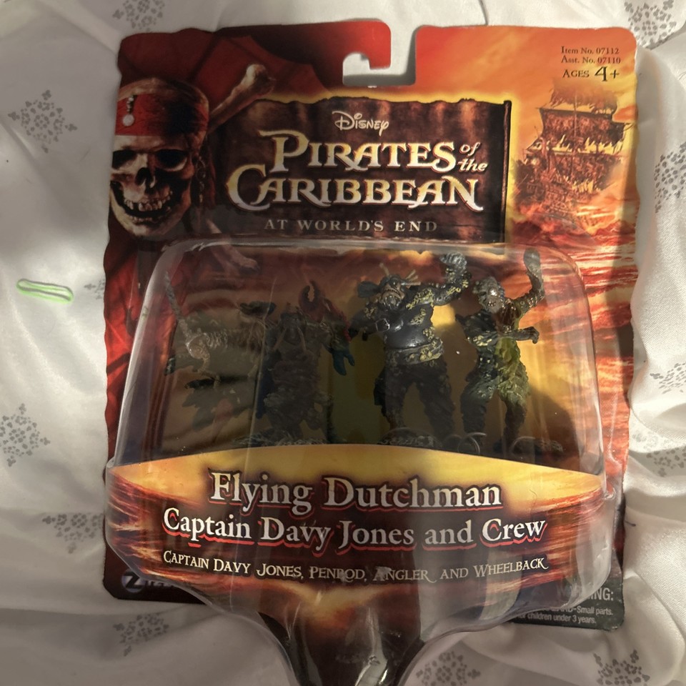 2007 Disney PIRATES OF THE CARIBBEAN - Flying Dutchman & Crew - NEW ...