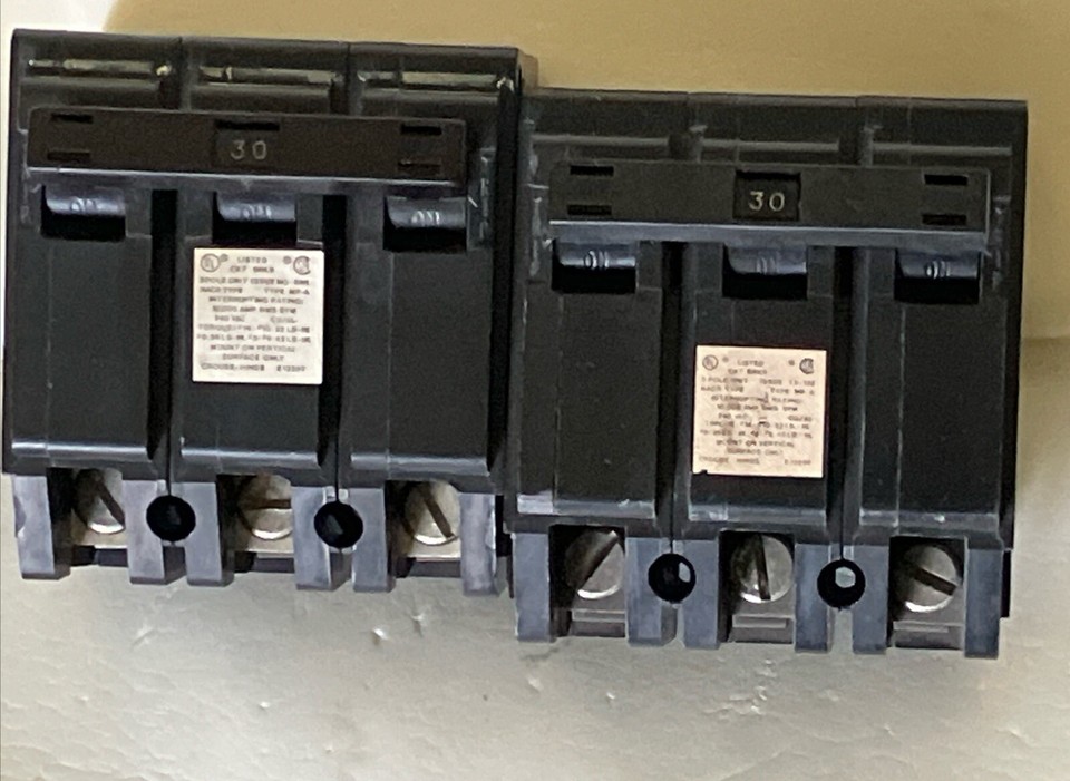 Crouse Hinds MP330 Circuit Breaker 30 Amp 3 P 240 VAC 3 Ph Old Style ...