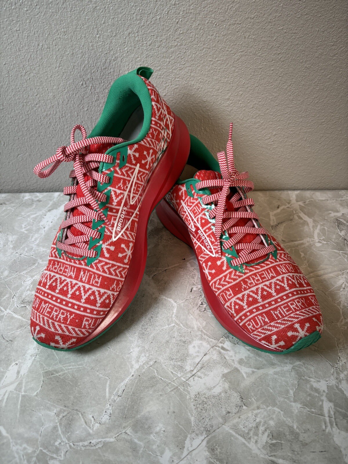 Brooks Levitate 5 Run Merry Christmas Running Shoes 110370 1D 634 Men's ...