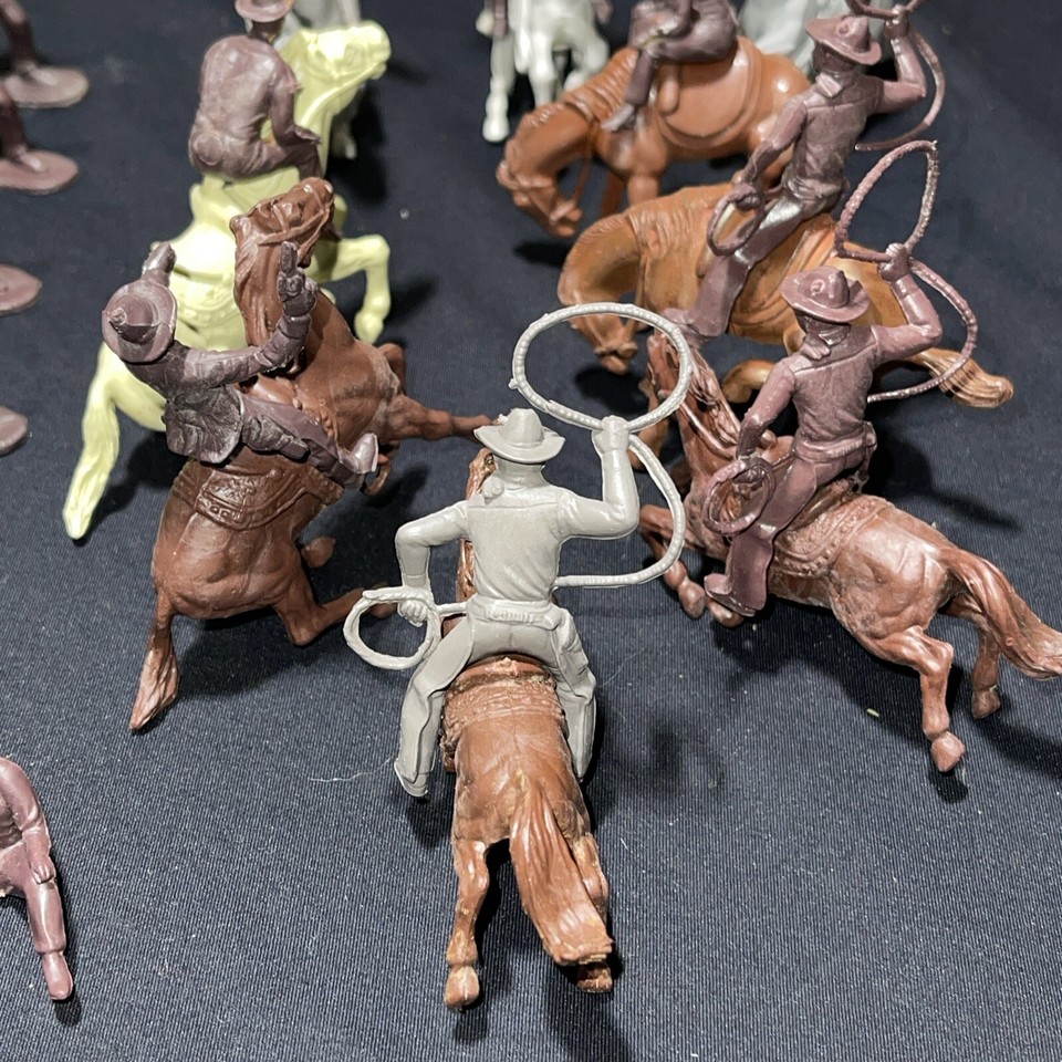 Marx original 1950's 54mm set of 30 Cowboy's different poses 14 W ...