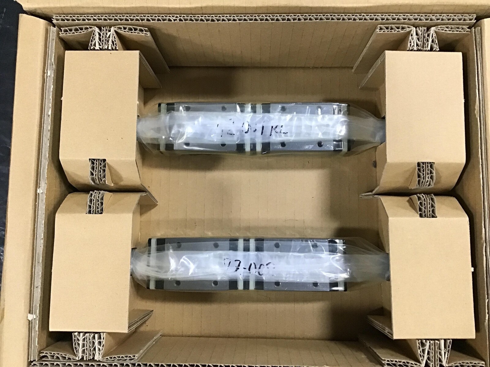 NEW NSK PRECISION LINEAR GUIDE LS25 LS250340ALC2K5Z3 2 RAILS 4 BLOCKS ...