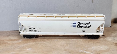 General Chemical Railroad 3 Bay Covered Hopper 944563 Accurail Model ...