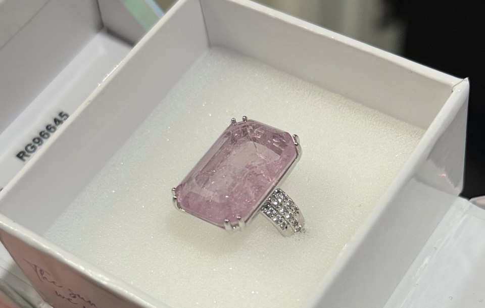 Bomb Party Mental Health “Your Heart Can Heal” Amethyst To Pink ...