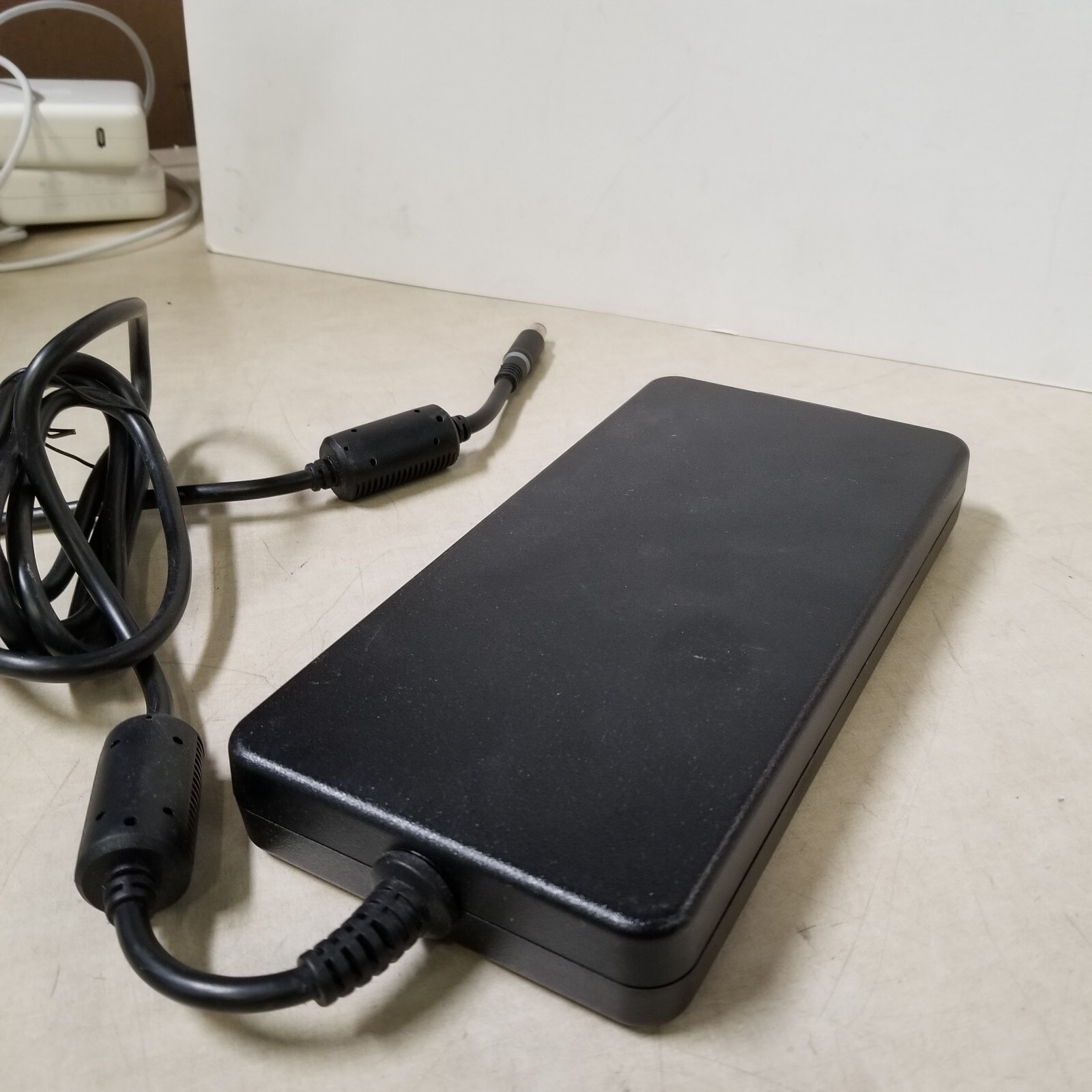 Flextronics AC Adapter GA240PE1-00 100-240V 50-60Hz 3.5A No Power Cord ...