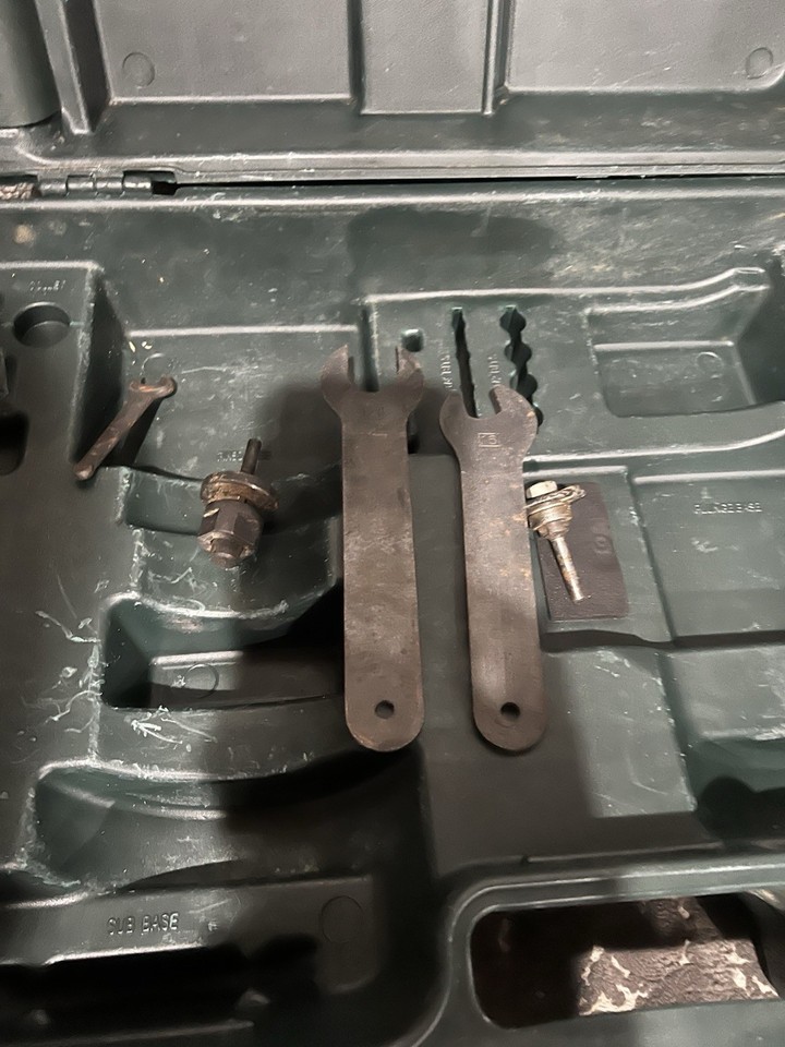 Hitachi M12VC Variable Speed Fixed Base Router w/ Plunge Base & Hard ...