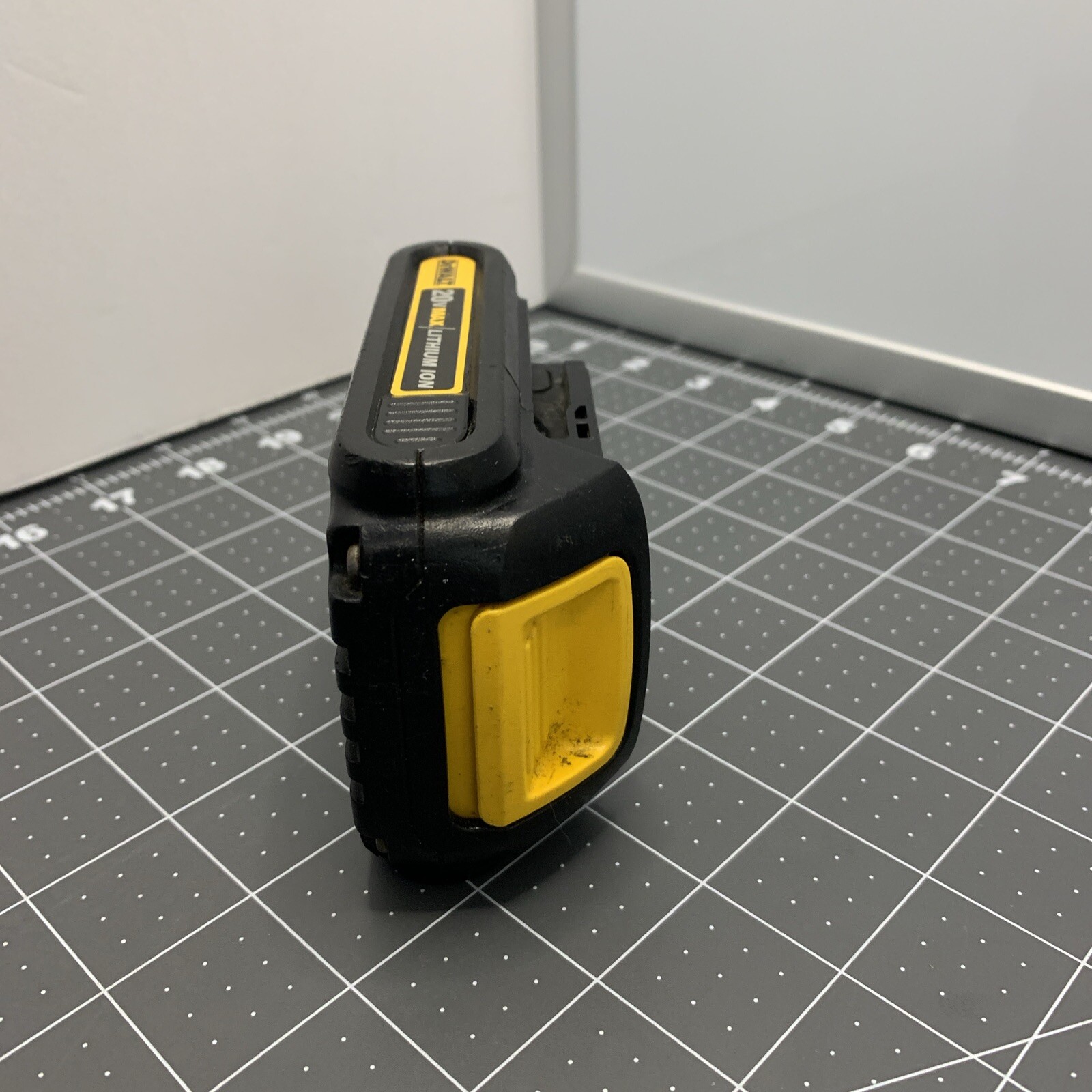 " Dewalt DCB201 20V Max Battery 1.5Ah Lithium Ion | eBay