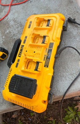 DEWALT DCB104 20V MAX Multiport Simultaneous Fast Charger | eBay