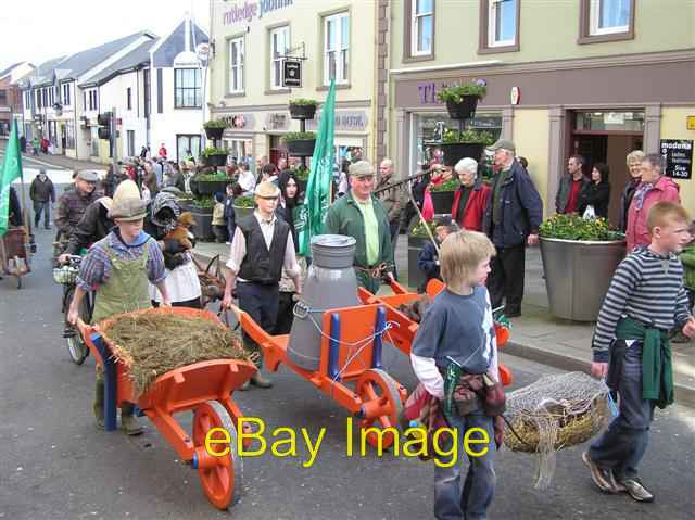 Photo 6x4 St Patrick's Day Omagh (38) An Oghmagh The barrow wheelers ...