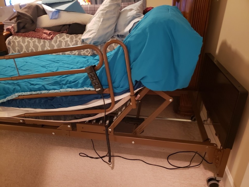 Invacare G5510 Full-Length Fully Electric Bed, Bedrails, And Mattress ...