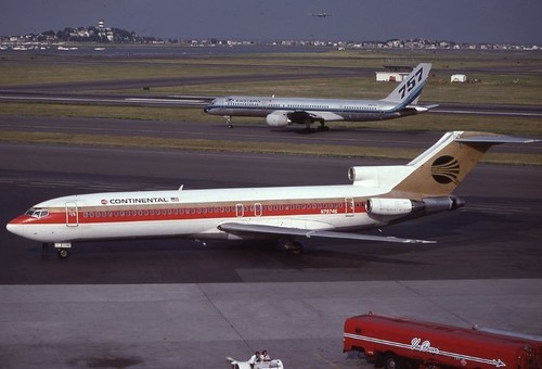 Continental Airlines Boeing 727-200 old colors N79746 - Kodachrome 35mm ...