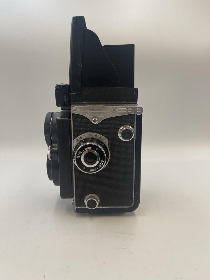 Vintage Yashica Mat EM TLR Medium Format Film Camera W/ 80mm 3.2 Lens ...