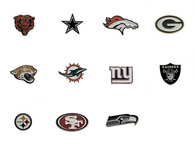 Official Licensed NFL Product Denver Broncos Pin Badge Crest Design for ...