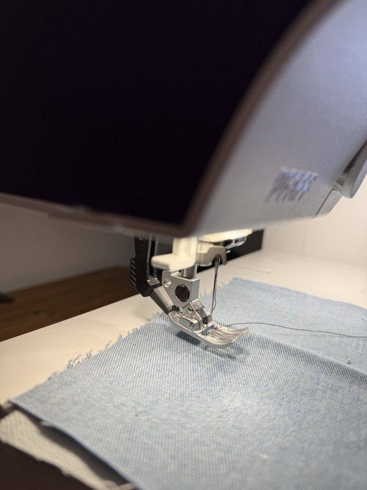 Pfaff Expression 710 Sewing Machine Including Accessories & Hard Cover ...